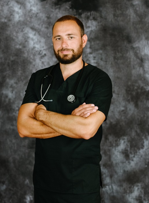 Despre mine :: Dr. RARES IMBRU